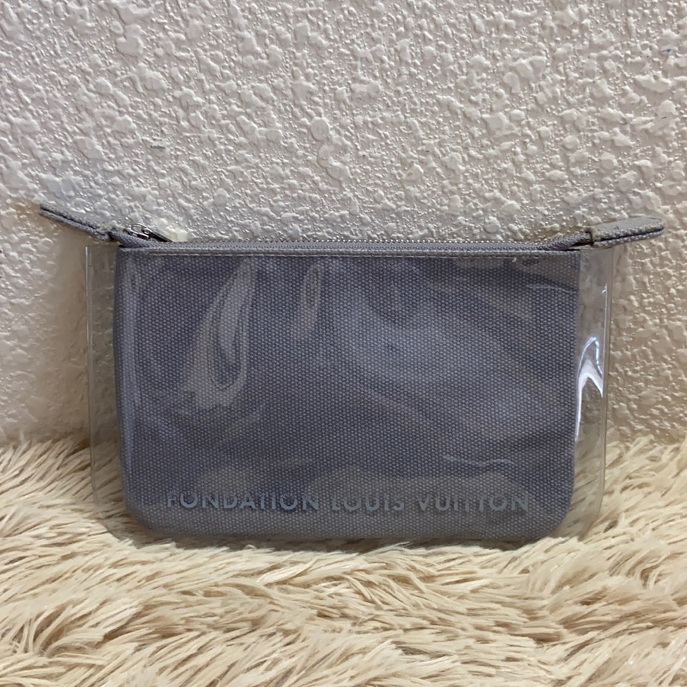 Fondation Louis Vuitton Grey Zipper Pouch - Gem